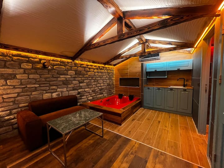 Kalpli Jakuzili, Balkonlu, Teras Kulübe - Koru