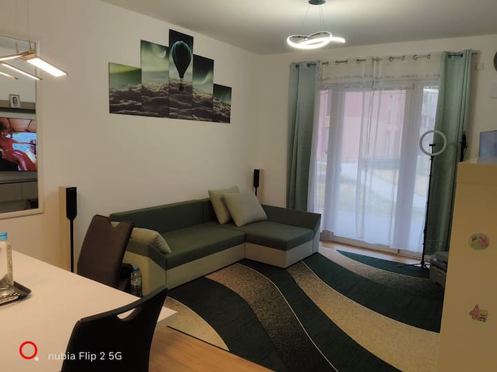 A 2 Bedroom Flat Situated 12km Away From Center - Berlin Brandenburg Airport Willy Brandt (BER)