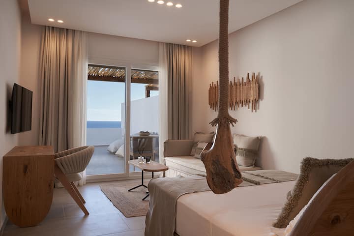 Superior Suite Pvt Jetted Tub, Armony Suites Milos - Milos