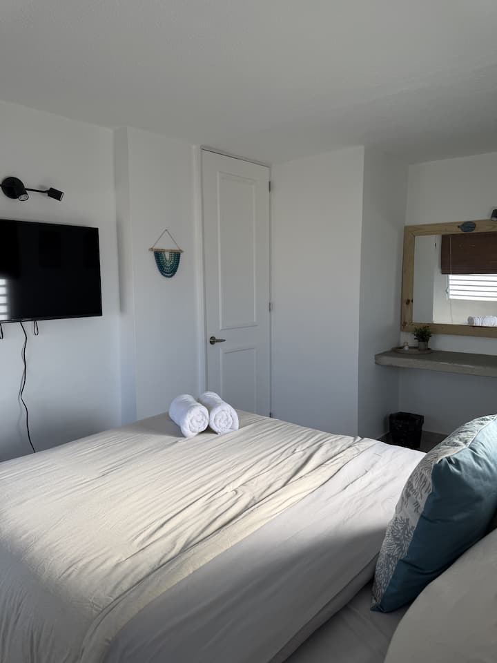 Cozy Beach Hideaway! - Levittown