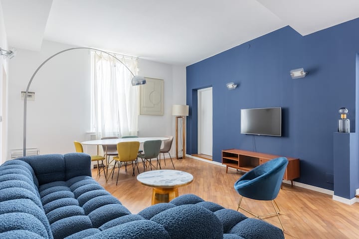 Iv Novembre 7 By Bologna District - Болонья