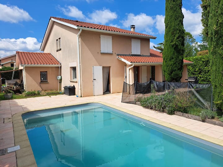 Villa Avec Piscine, Jardin Clos. Proche Lyon - Brignais