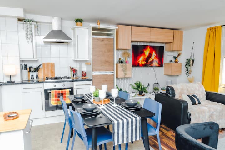2 Bed Brick Lane Apartment | Sleeps 6 | Shoreditch - London