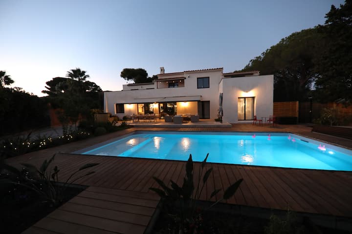 Villa Spa & Piscine
5' Plage & Village Naturiste - Marseillan