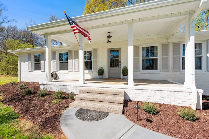 Game On, Soak Up, Sleep In Greenville! - Greenville, SC