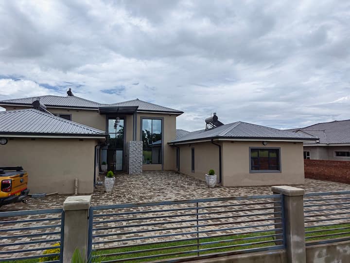 Luxurious Home In Arlington Estate - Zimbabwe