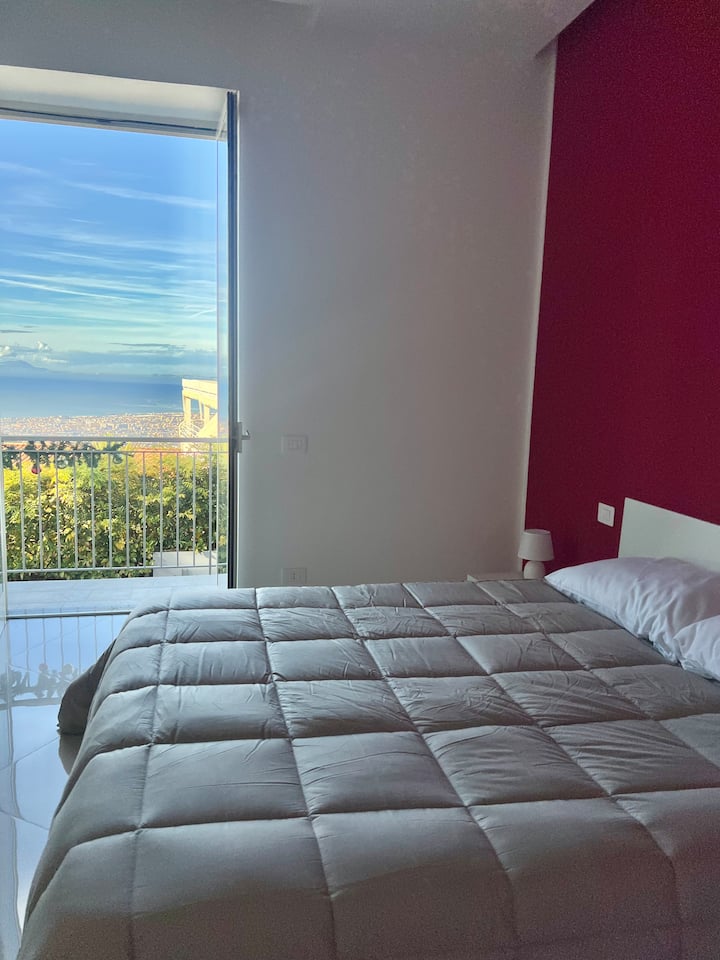 Pantarei Palace: Rifugio Elegante Con Vista Mare - Castellammare di Stabia