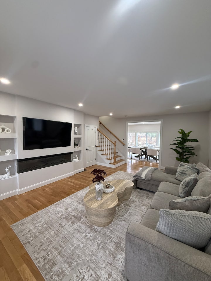New 3br Home Near Boston + Parking | World Cup” - Hull, MA