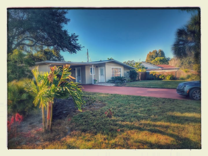 Timeless 1959 Florida Farm-style Home - Lakewood Ranch, FL