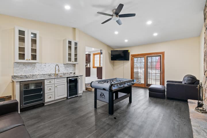 Modern Home Away From Home. - Monroeville, PA