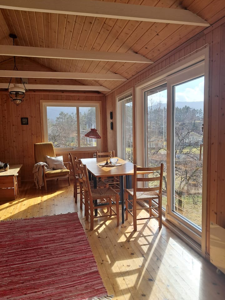 Koselig Hytte Med Tretoppfølelse! - Greenland