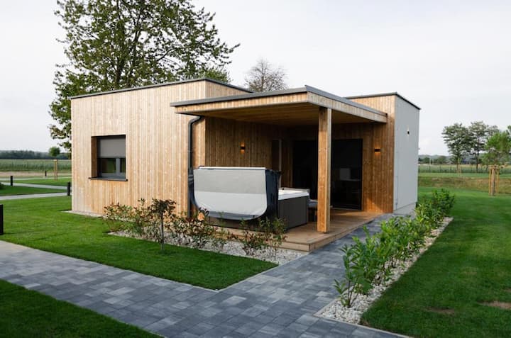 Romantična Hiška Z Jacuzzijem & Finsko Savno - Lipa