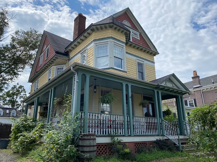 World Cup Special—stay In A Piece Of History - Trenton, NJ