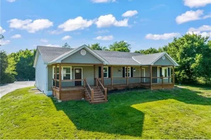 Peaceful Country Home Oak Grove Sleeps 10 - Odessa, MO