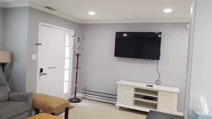 Beach Club 2br | Steps To Beach +Pool | Sleeps 6 - Ocean City, MD