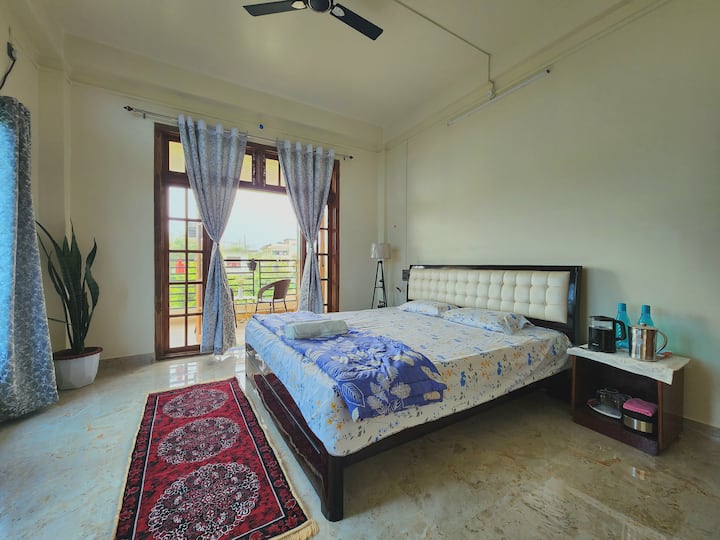 Single Ac Room - No Kitchen - China