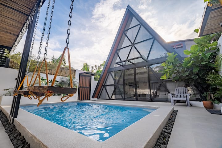 A Cabin With Swimming Pool And Samgyup Set Up - Talisay