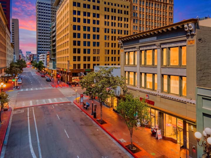 Woolworth Loft - Stylish Gaslamp Stay | Sleeps 8! - Coronado Island, CA