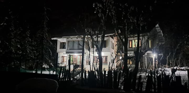Spacious Homestay By The River, J&k - Pahalgam