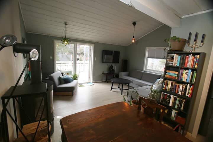 Koselig Barnevennlig Enderekkehus Med To Soverom - Kristiansand