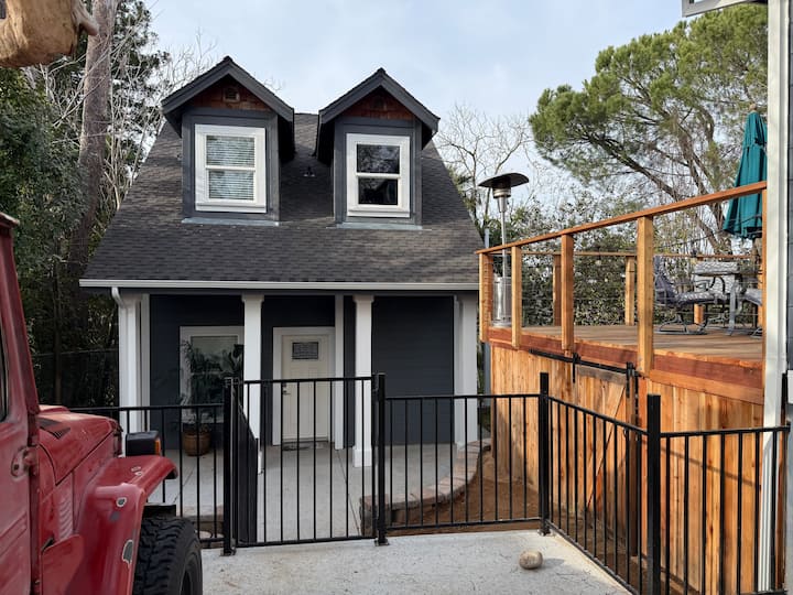 Downtown Historic Pool House - Walk To Sutter St - Folsom, CA