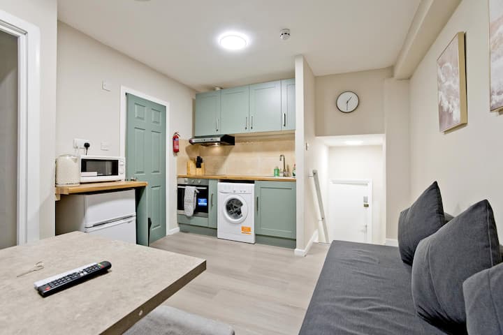 Well-located Chic 2-bed In Tottenham - Londen