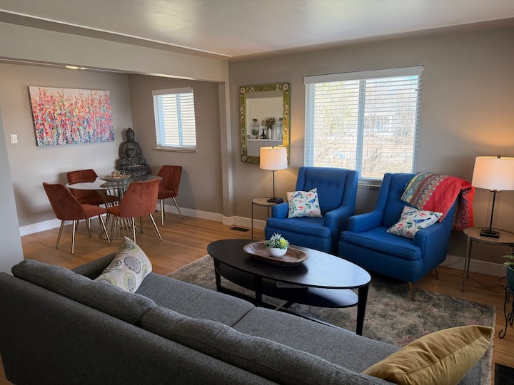 Loki’s Pet Friendly House - Lakewood, CO