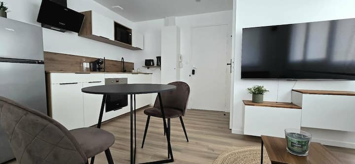 Le Desk – Bureau Ergonomique & Parking Privé - Lorient