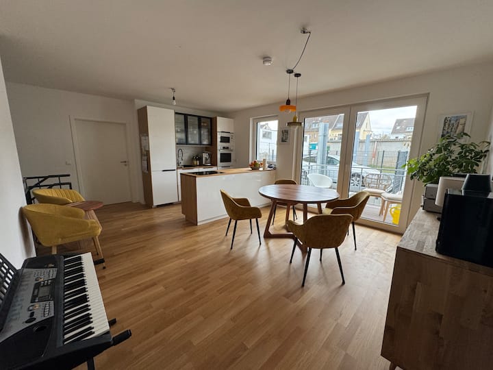Sonnige, Stilvolle Und Hochwertige 2-zim. Wohnung! - Cologne