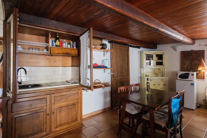 Romantica Casa Vacanze Nel Centro Storico Di Olbia - Olbia