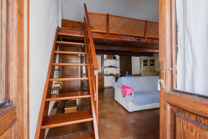 Romantica Casa Vacanze Nel Centro Storico Di Olbia - Olbia