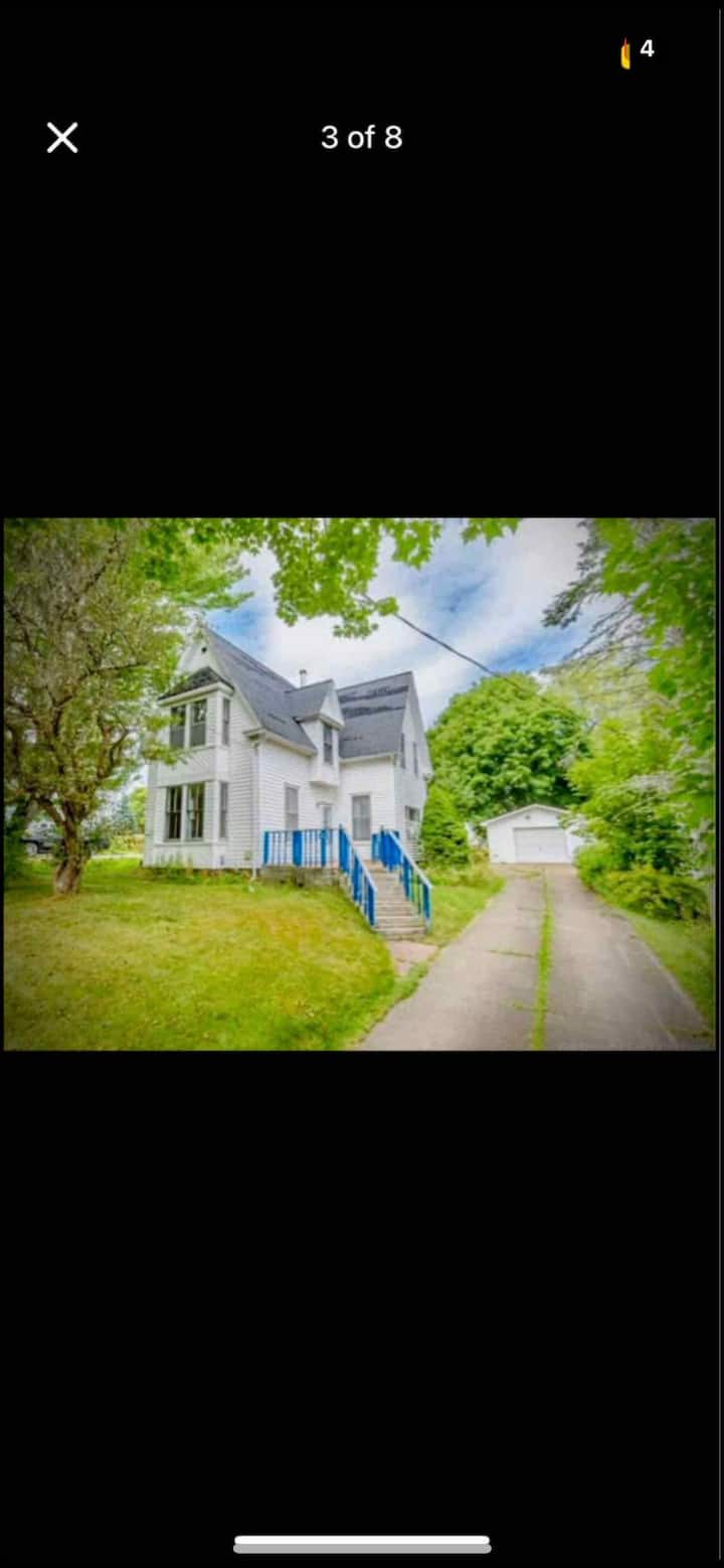 Private Room In Cozy Home | Near Mount A - Amherst