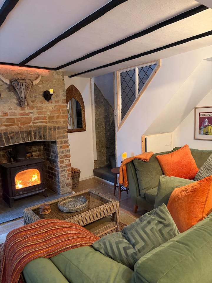 Cosy Cottage Full Of Character And Charm - 라임 레지스