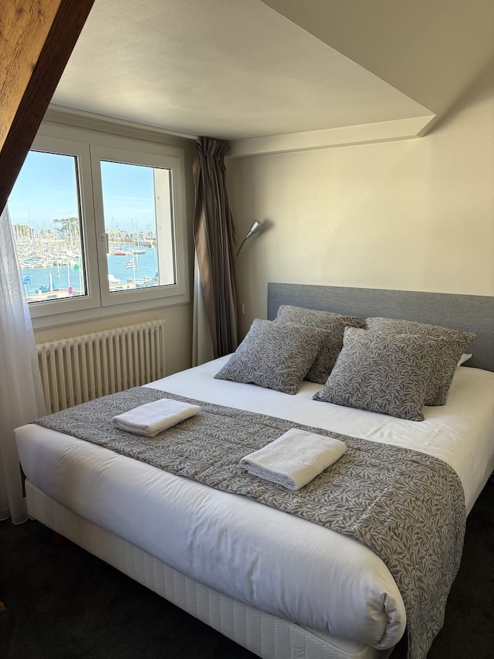 Chambre Triple Vue Mer Au Port • 3 Pers - Perros-Guirec