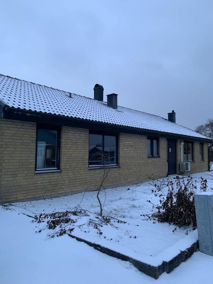 Spacious 4br House For Companies | Parking | - Helsingborg