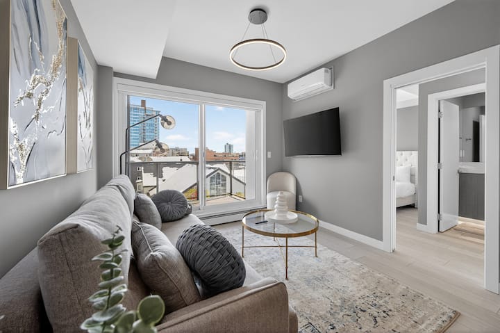 Luxury 2 Bedroom | Min To Stampede | Ug Prk | Ac - Calgary