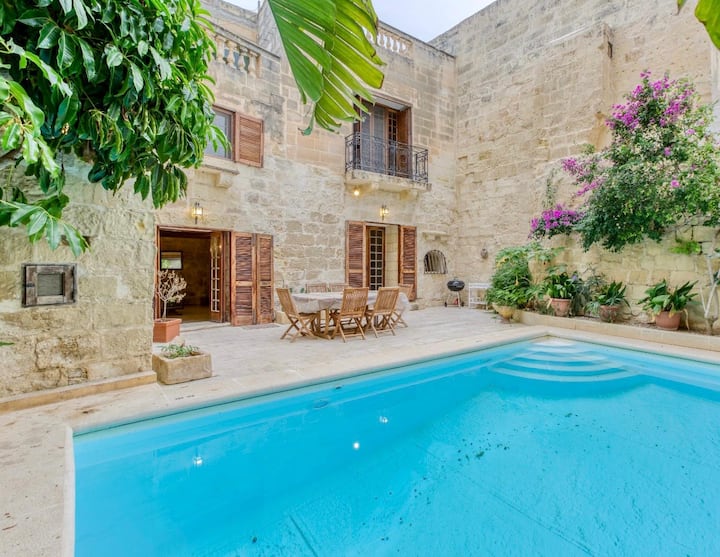 Charming 450-year-old House With Pool In Naxxar - Malta