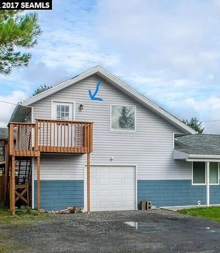 The Layover Lounge - Juneau, AK