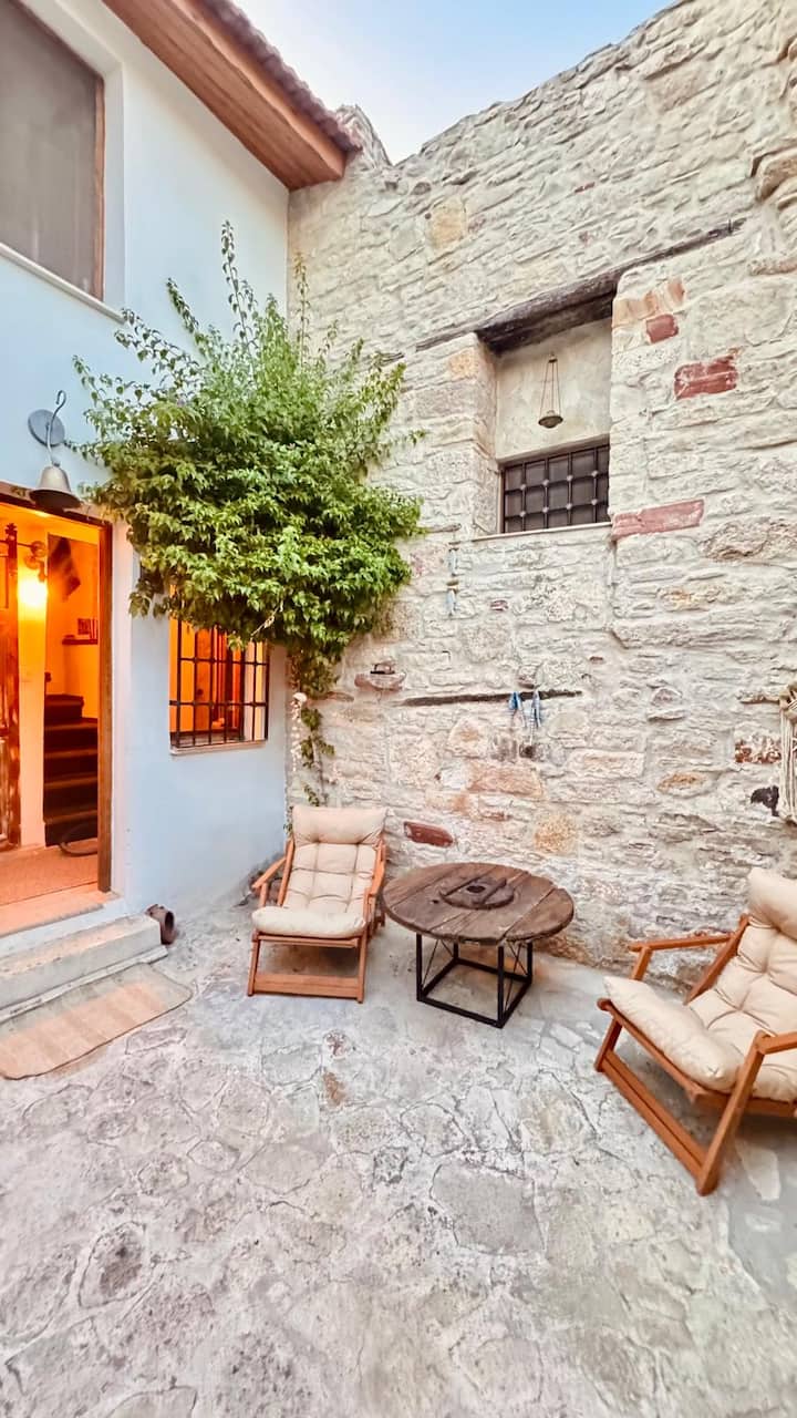 Yenifoça Taş Ev - Foça