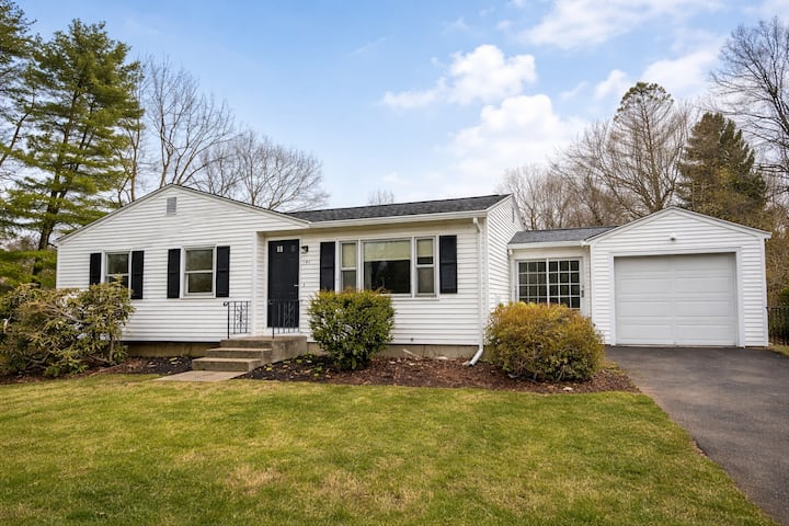 Private Retreat Ranch House In South Amherst - Northampton, MA