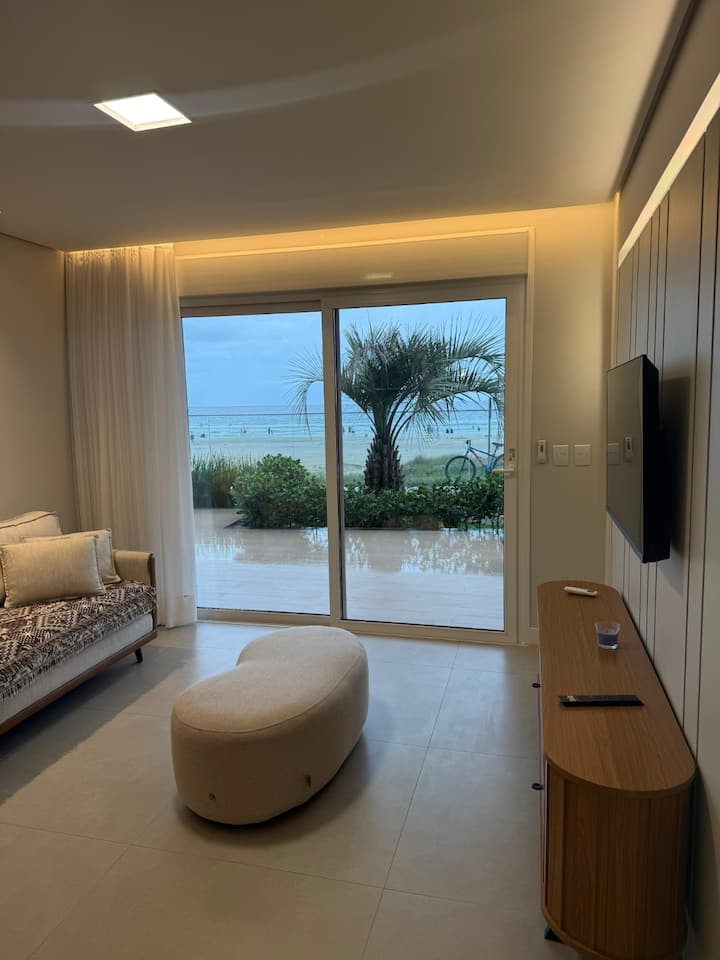 Apartamento Terreo Frente Mar Pé Na Areia - Torres, Brazil