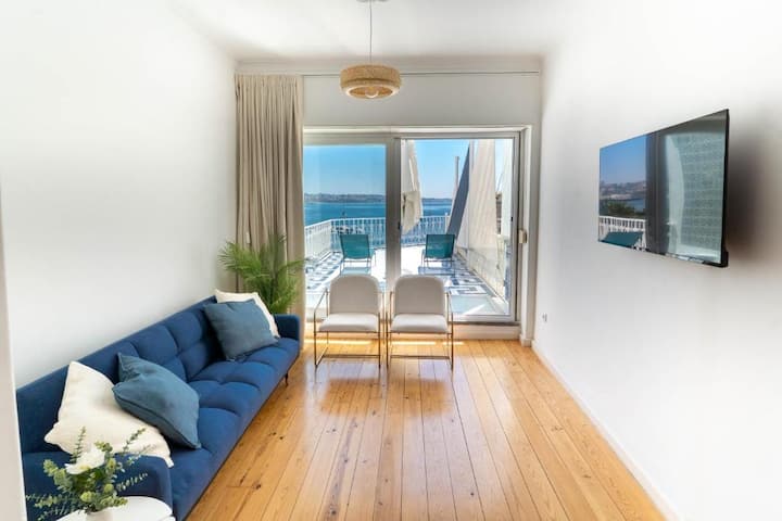 Apartment With Seaview And Terrace - Estoril