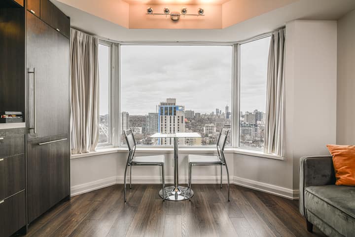 Charming 1br Suite In Yorkville - Toronto