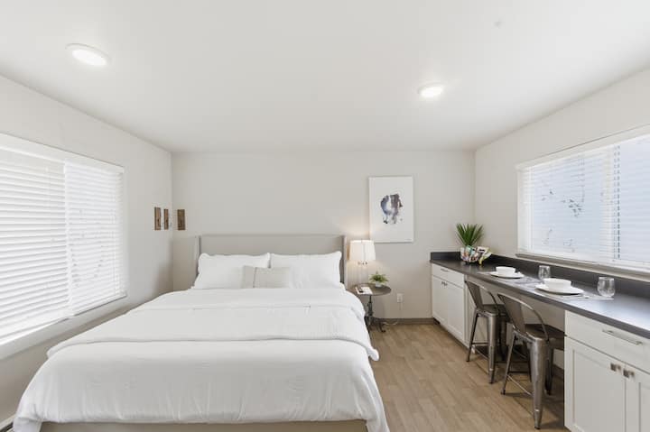 Chickadee's Nest - Bozeman, MT