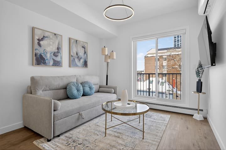 2br | Downtown | Ac | Mins To Saddledome - Calgary