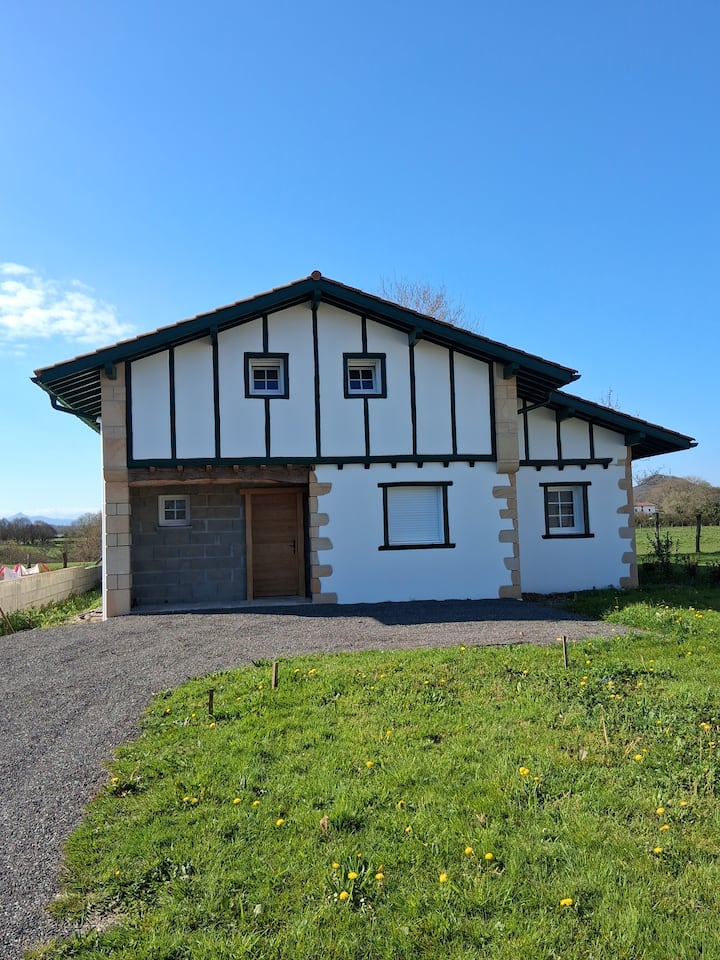 Maison Individuelle à La Campagne (5 Personnes) - Ustaritz