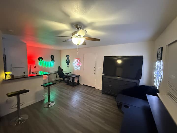 Vibe Stay • Led Lights • West Campus • Walk To Ut - Austin, TX