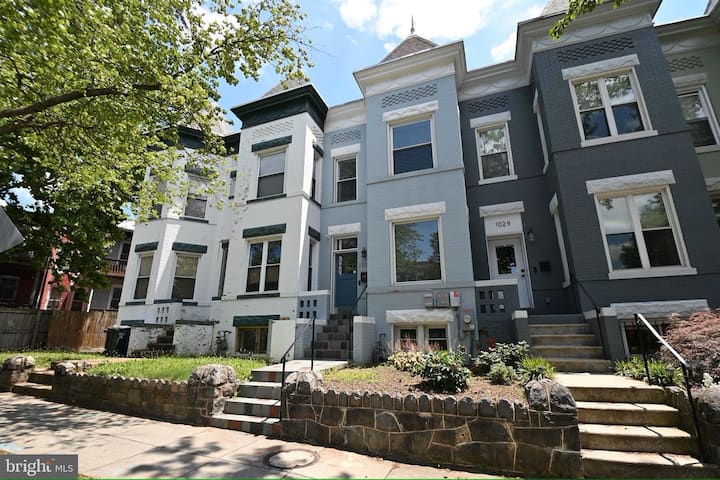 5br Dc Home Sleeps 15 | Prime Location - Hyattsville, MD