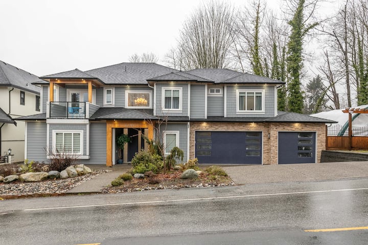 Chris And Carmen’ Place - Abbotsford