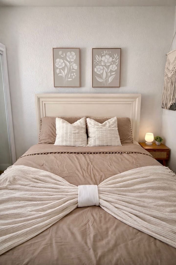 Boho Retreat Room Close To Bush Gardens & Yborcity - Tampa, FL